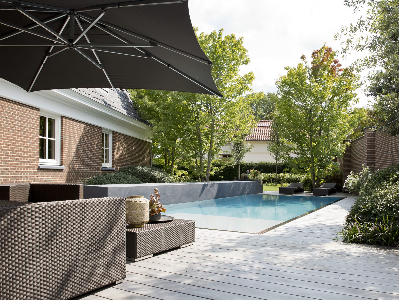 Strakke en luxe stadstuin | Siebers Projecten